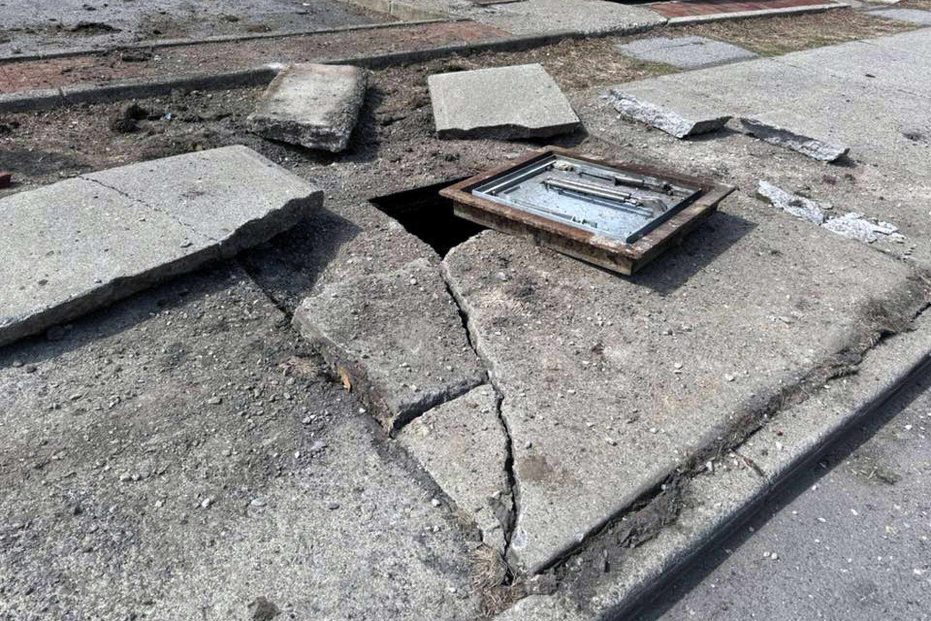 Poughkeepsie manhole explosion caused by underground cable