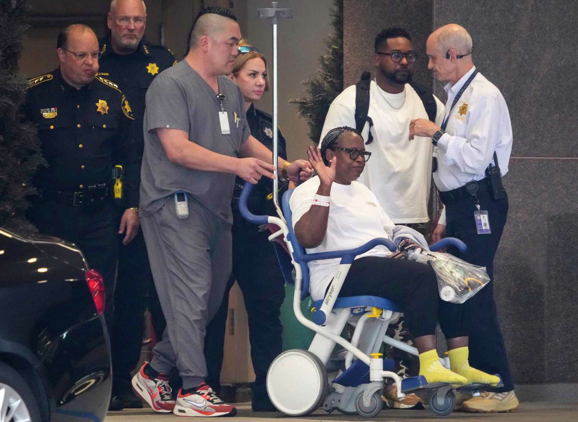 Man accused in downtown Houston courthouse shootout is identified