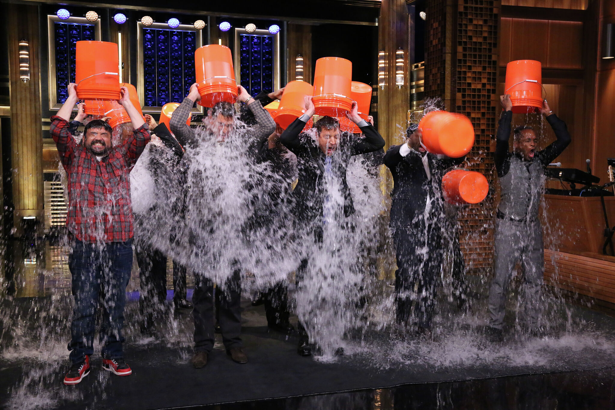 USC students bring back Ice Bucket challenge for mental health