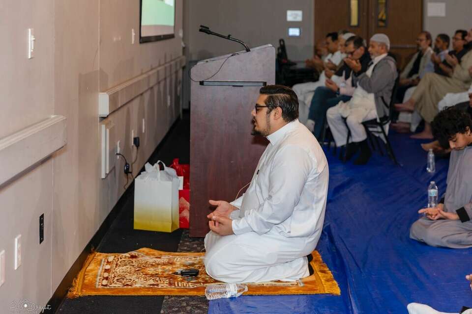 In Texas, younger Muslims are attending smaller volunteer-led mosques