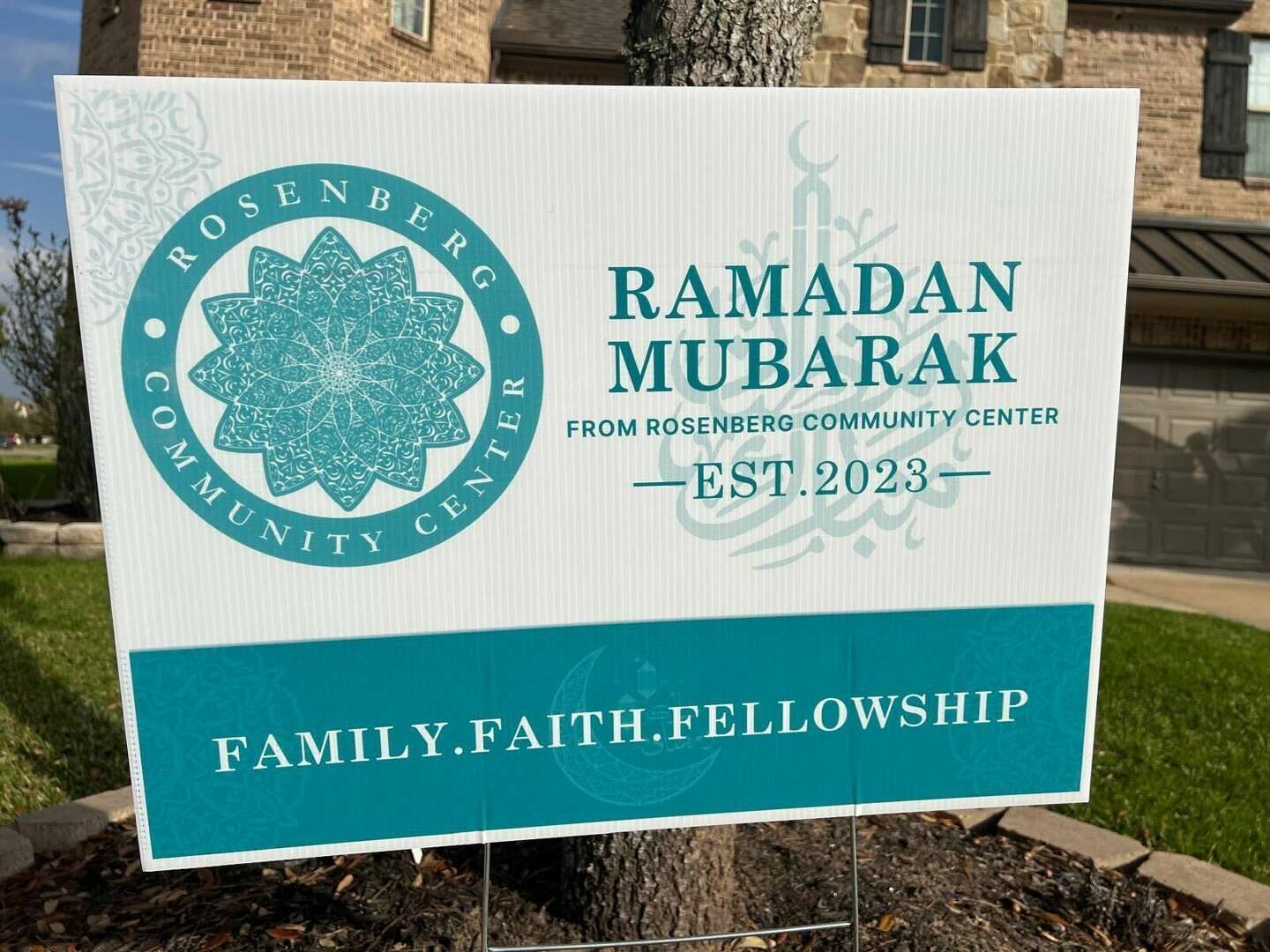 In Texas, younger Muslims are attending smaller volunteer-led mosques