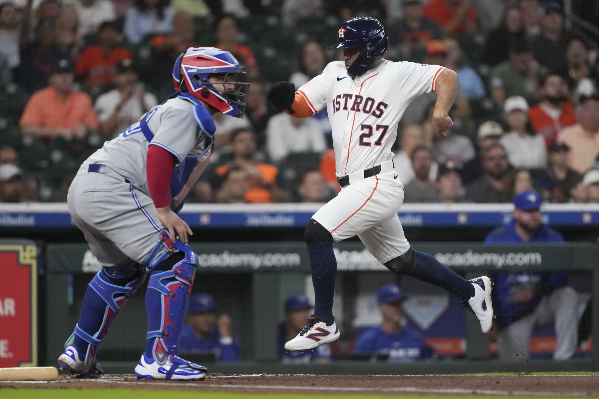 Houston Astros beat Toronto Blue Jays again, get back over. 500 mark
