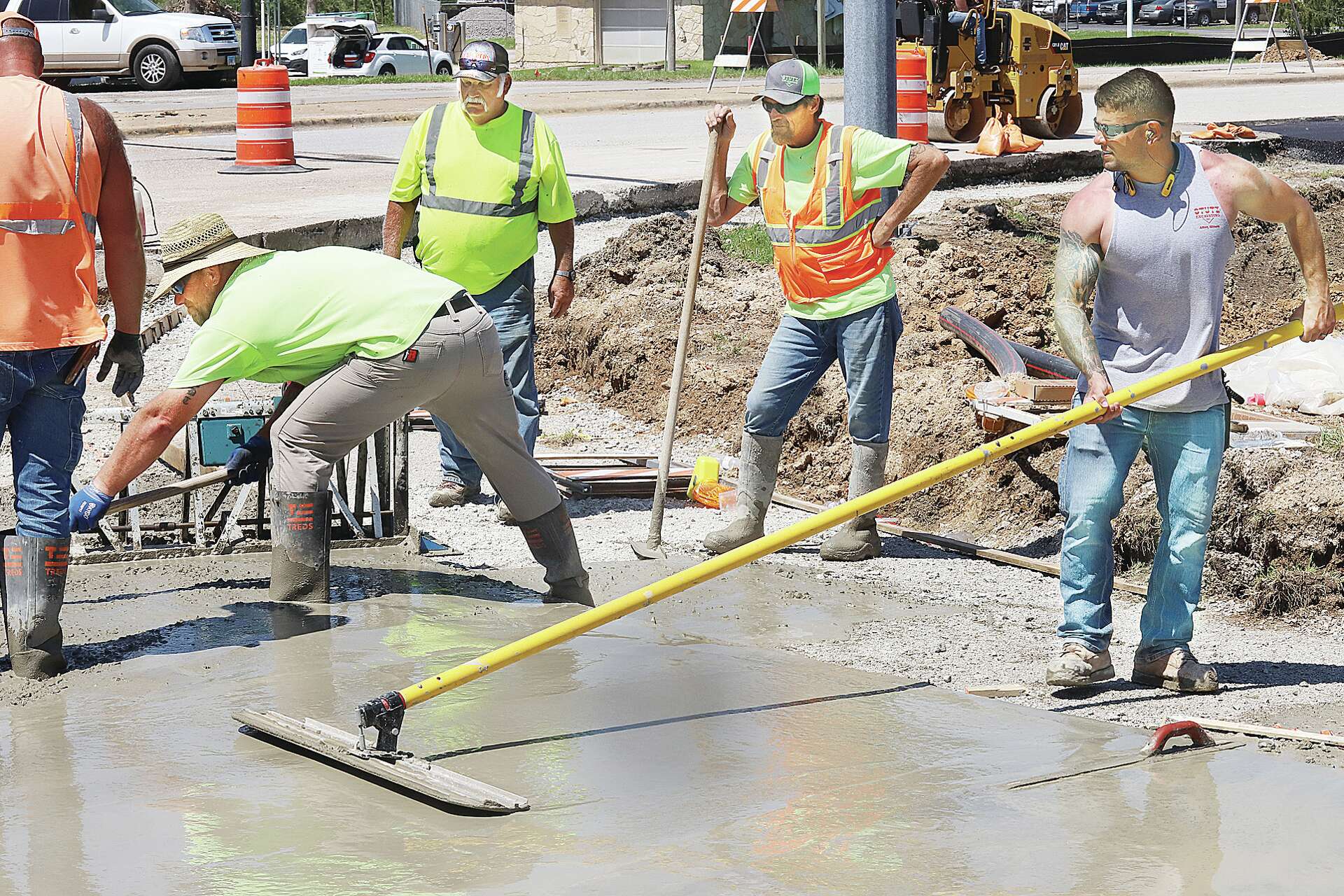 New turn lane construction starts at College Ave and Fosterburg Road