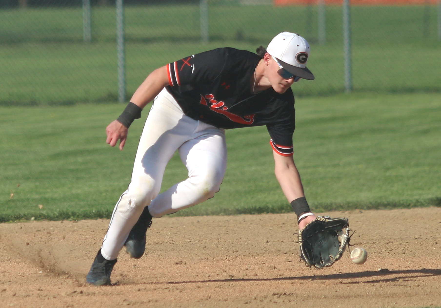TUESDAY BASEBALL: Alton falls at Belleville East, Tigers win SWC debut