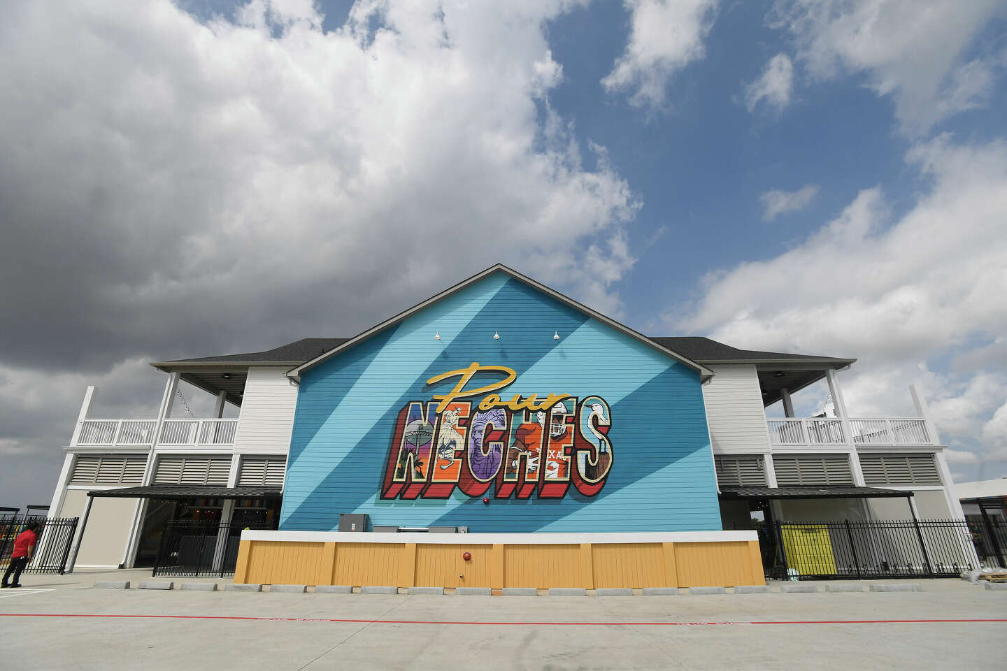 Pour Neches opens with riverfront dining and entertainment