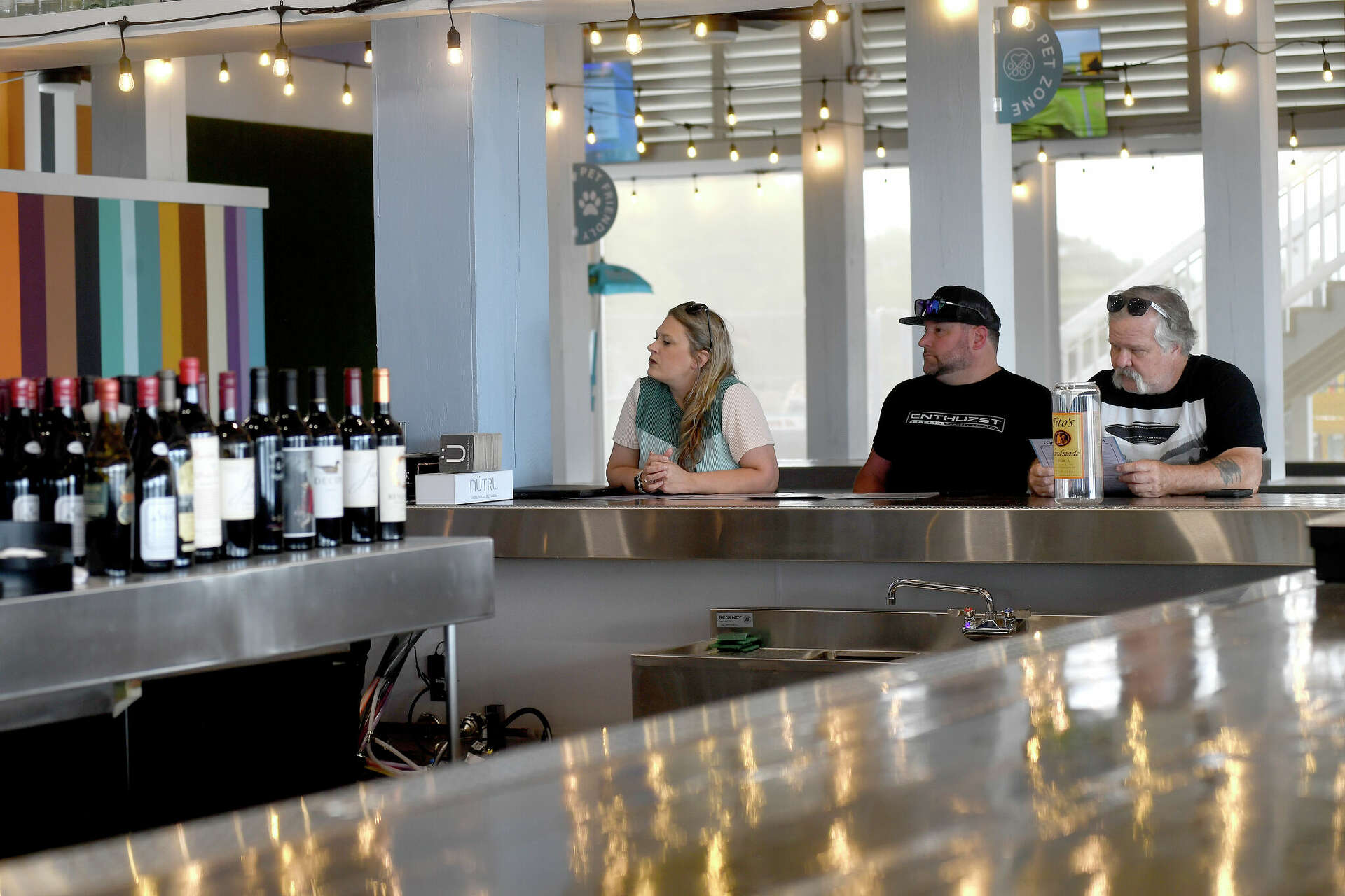 Pour Neches opens with riverfront dining and entertainment