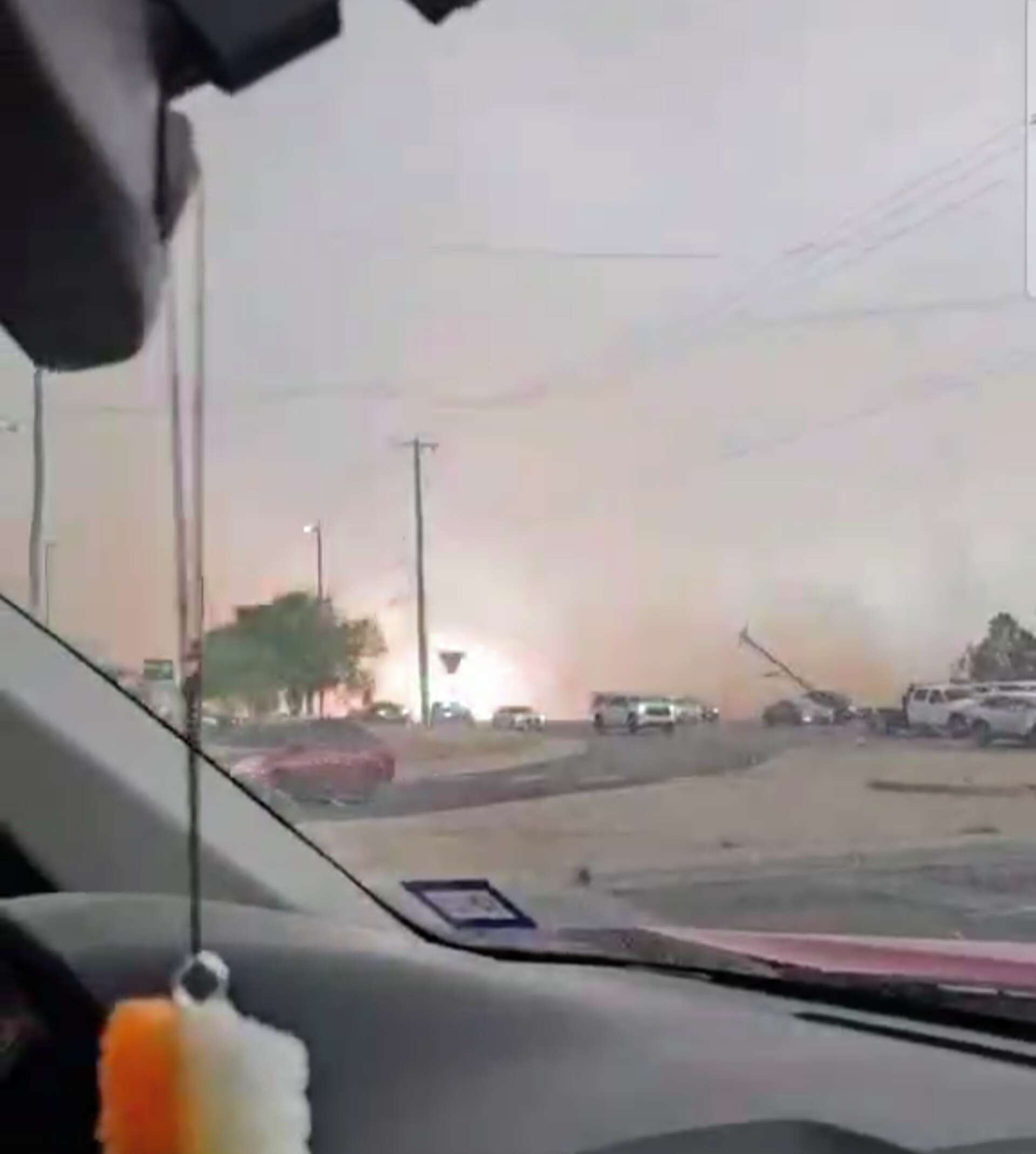 WATCH: ‘Virga bomb’ snaps power poles like twigs in West Texas