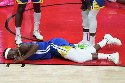 Golden State's Jimmy Butler suffers pelvic contusion vs. Rockets