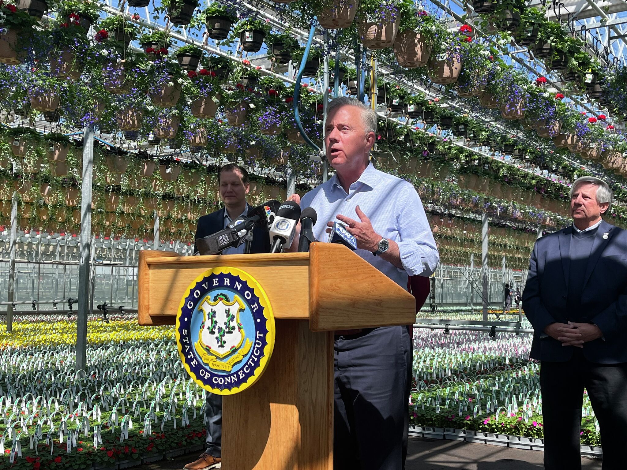 Opinion: Gov. Lamont's de facto union wage freeze