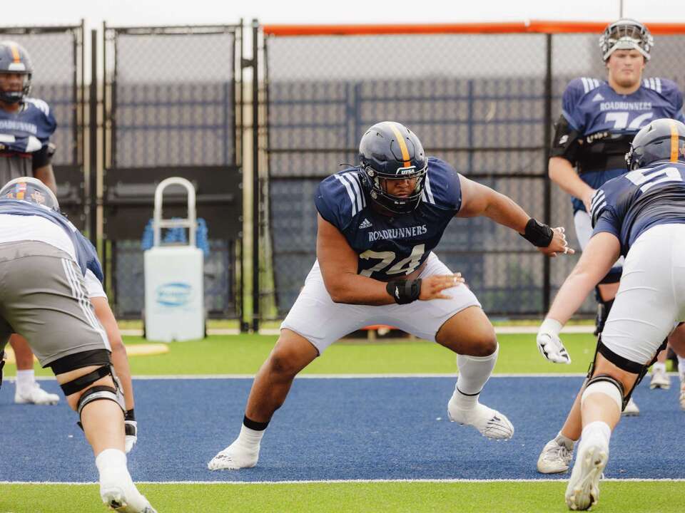 UTSA's first depth chart has newcomers at offensive line, cornerback