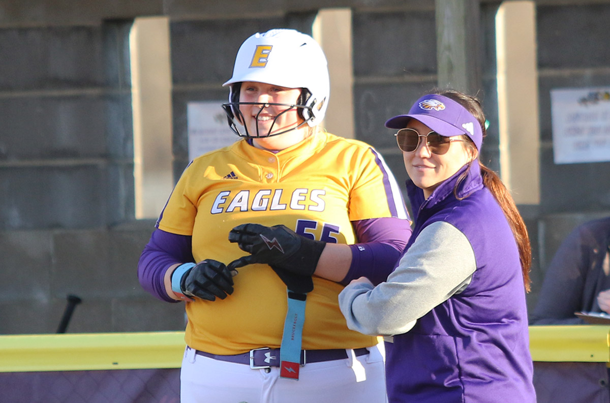 WEDNESDAY SOFTBALL: Waterloo beats CM, breaks tie atop Valley