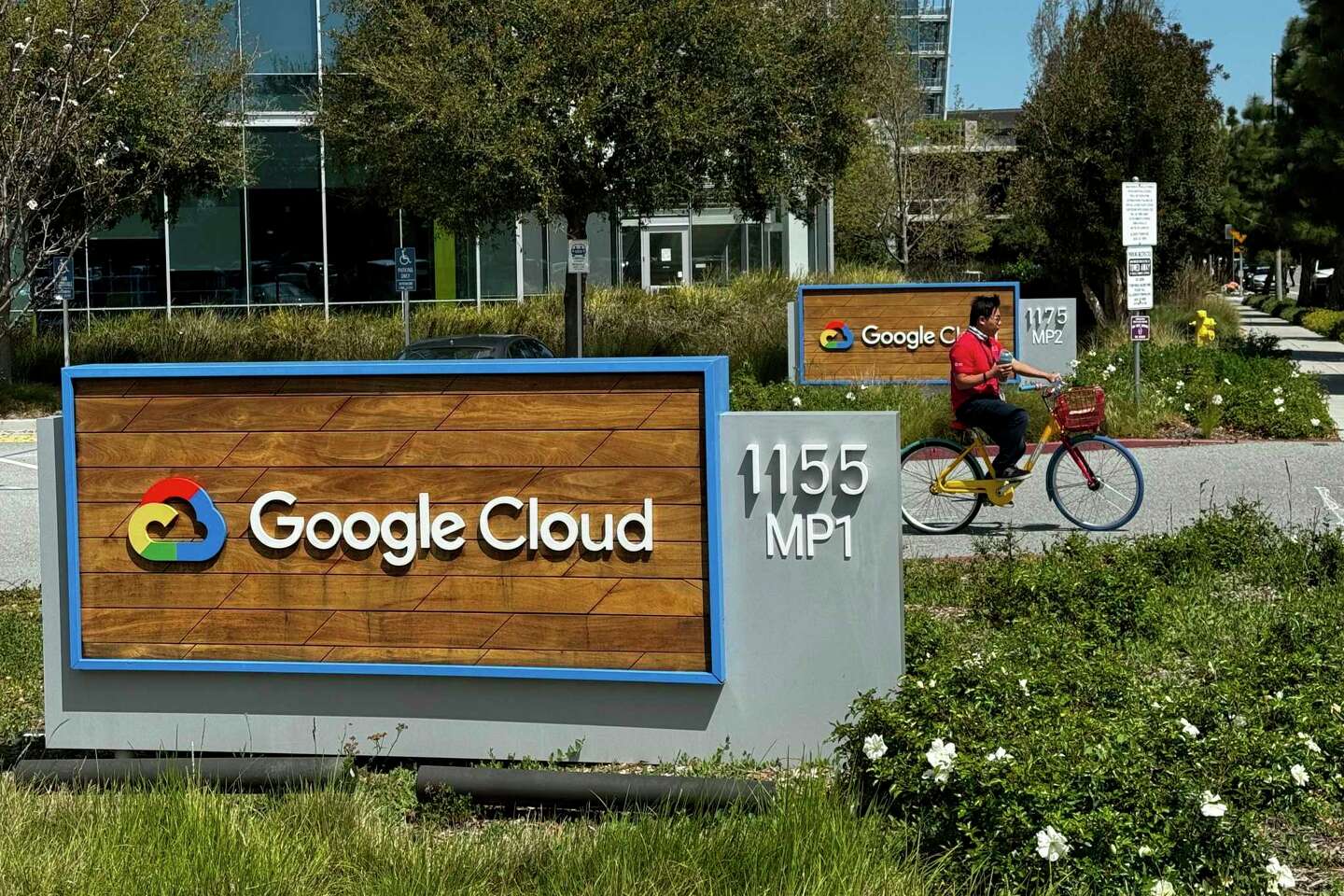 Google issues ultimatum to workers: Return to office or lose job
