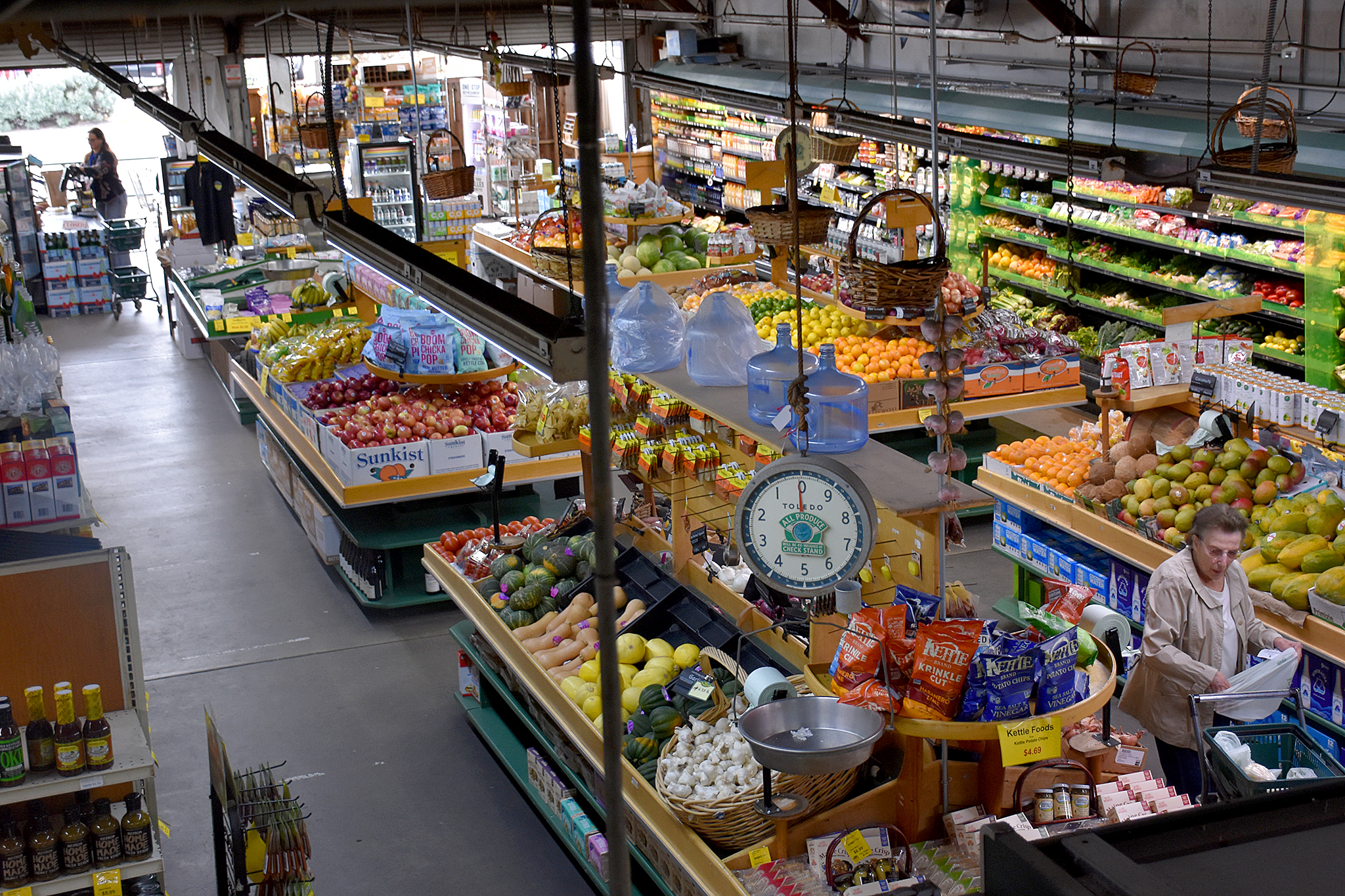 Santa Barbara OKs housing next to Google billionaire's grocery store