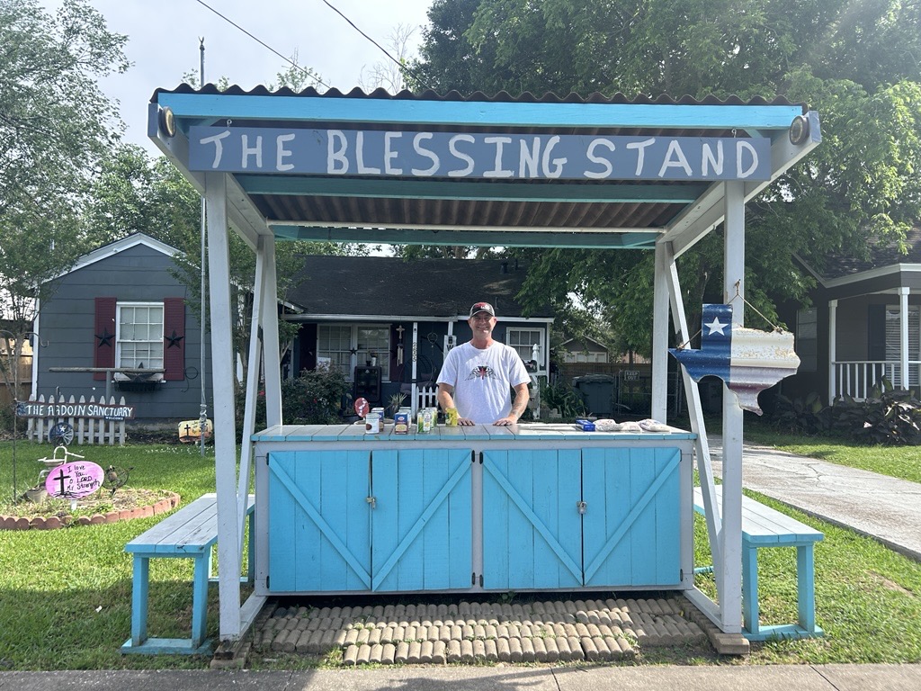 Eric Ardoin's Blessing Stand aids Beaumont's homeless communit