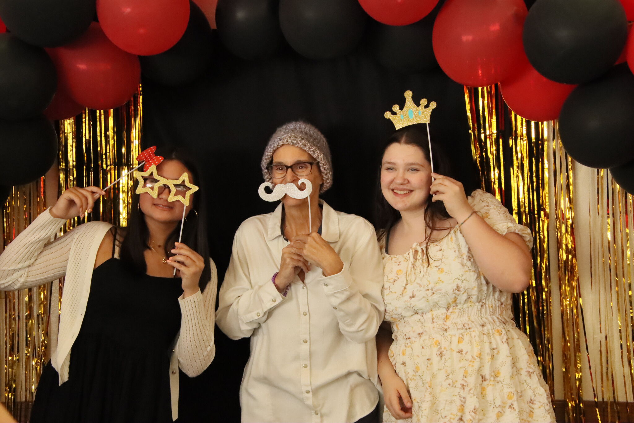 Midland High students host prom for Washington Woods residents