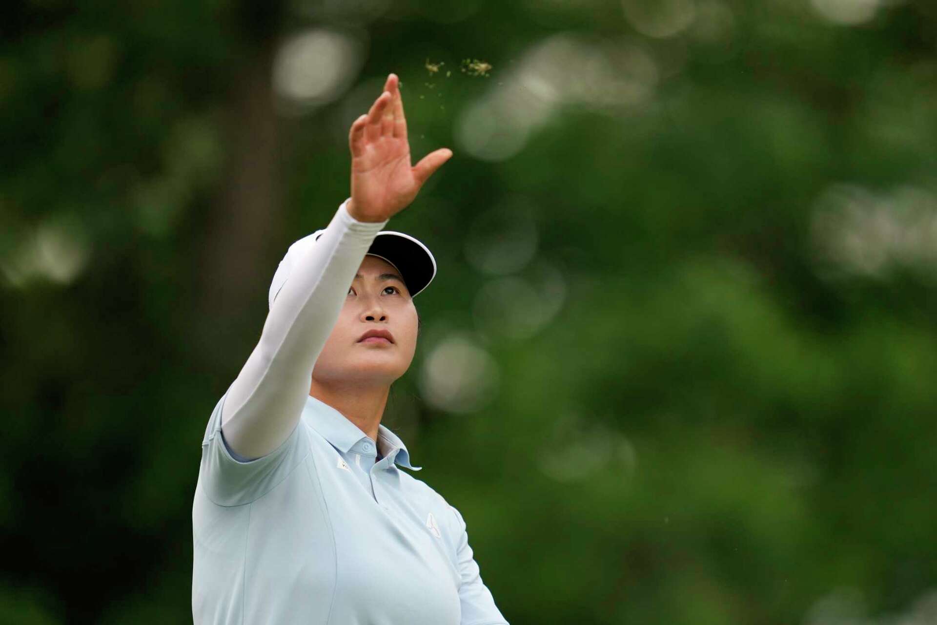 Yan Liu scores a double eagle to take lead at Chevron Championship