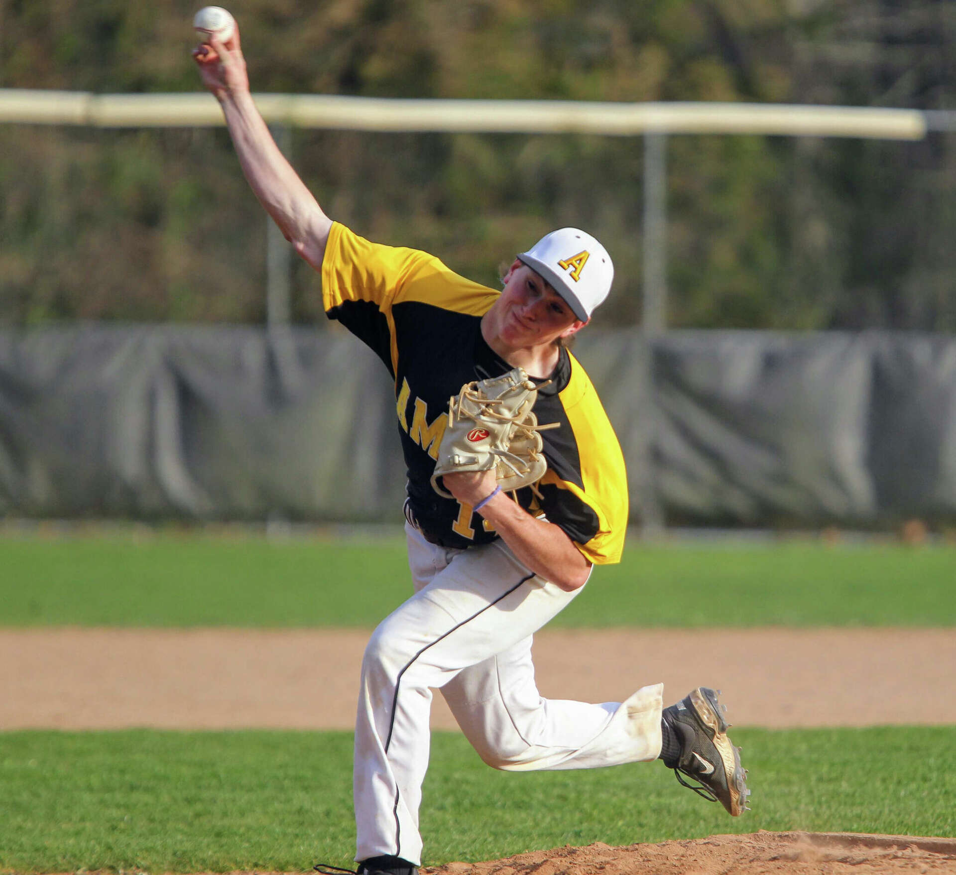 No. 2 Amity beat No. 1 Hand in SCC baseball showdown