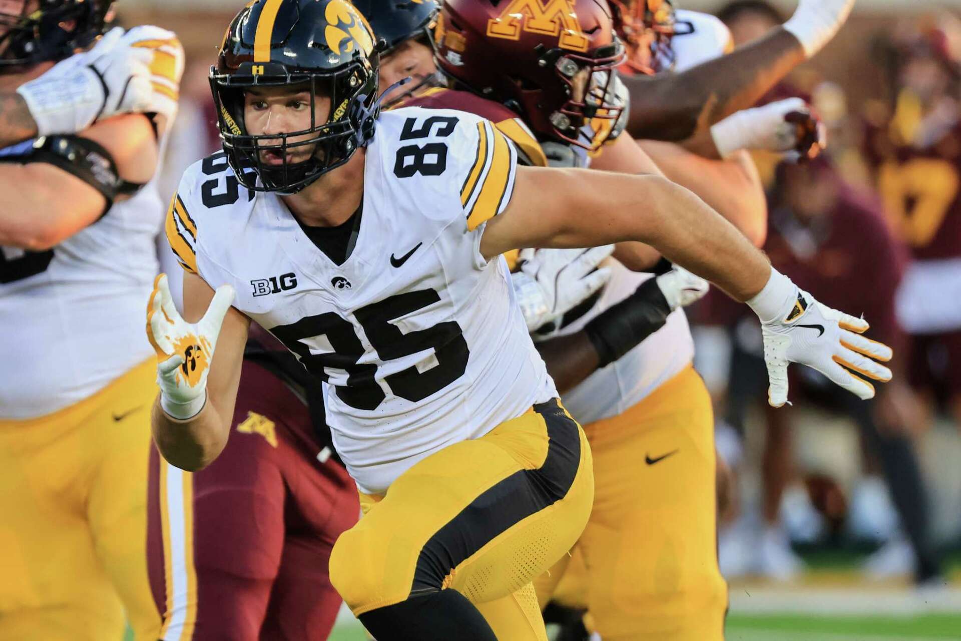 Learn more about Texans' seventh-round pick: Luke Lachey, Iowa