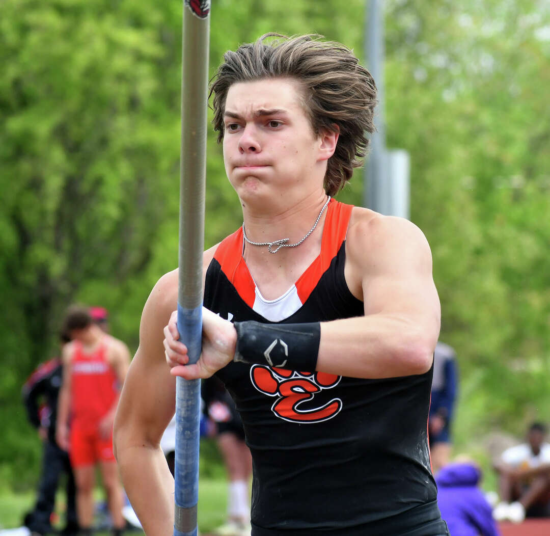 Edwardsville track gets big returns in win at Winston Brown Invite