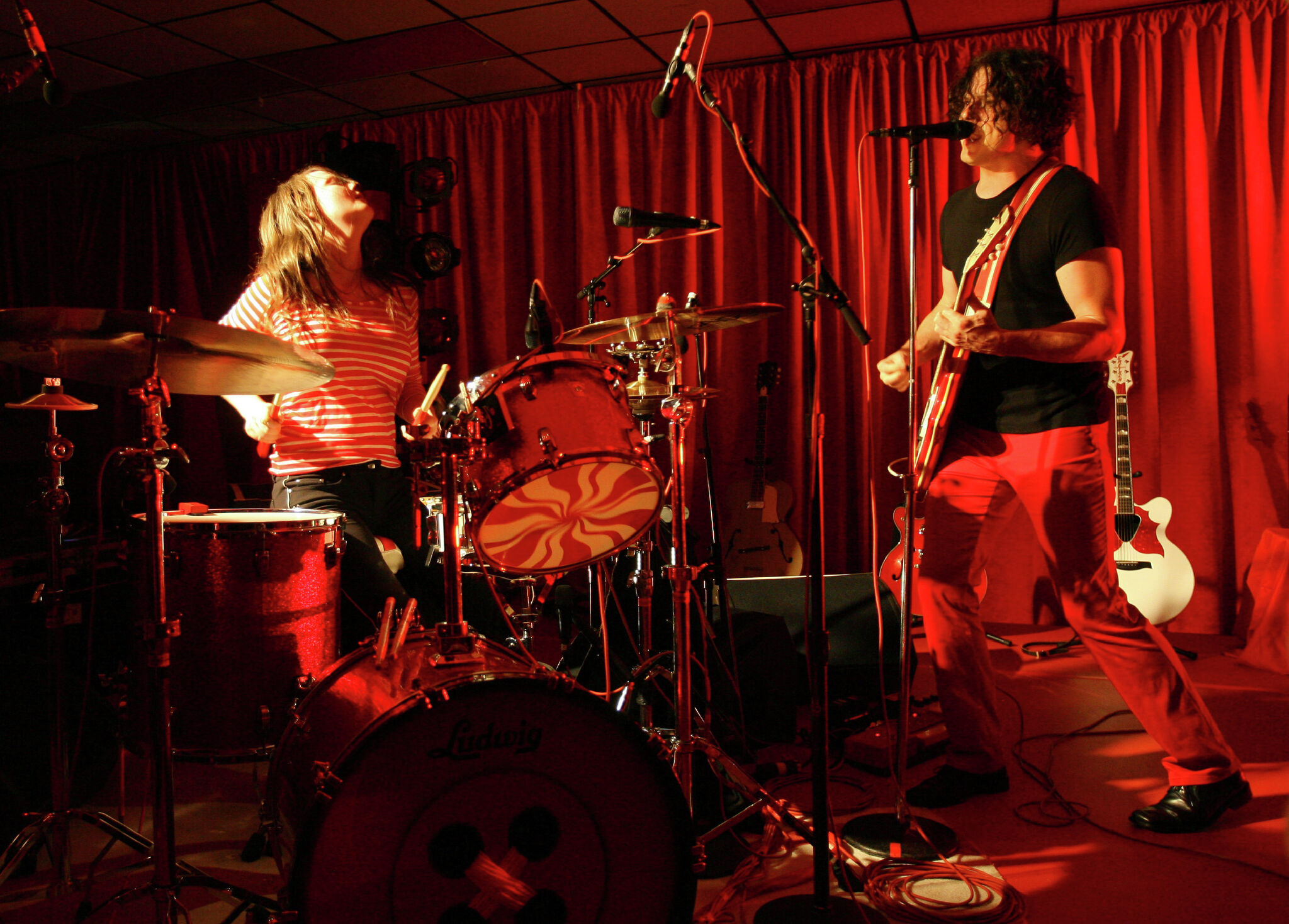 The White Stripes honored in Rock and Roll Hall of Fame induction 2025