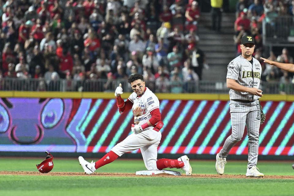 Mexico City's loud, delicious baseball games are worth the flight