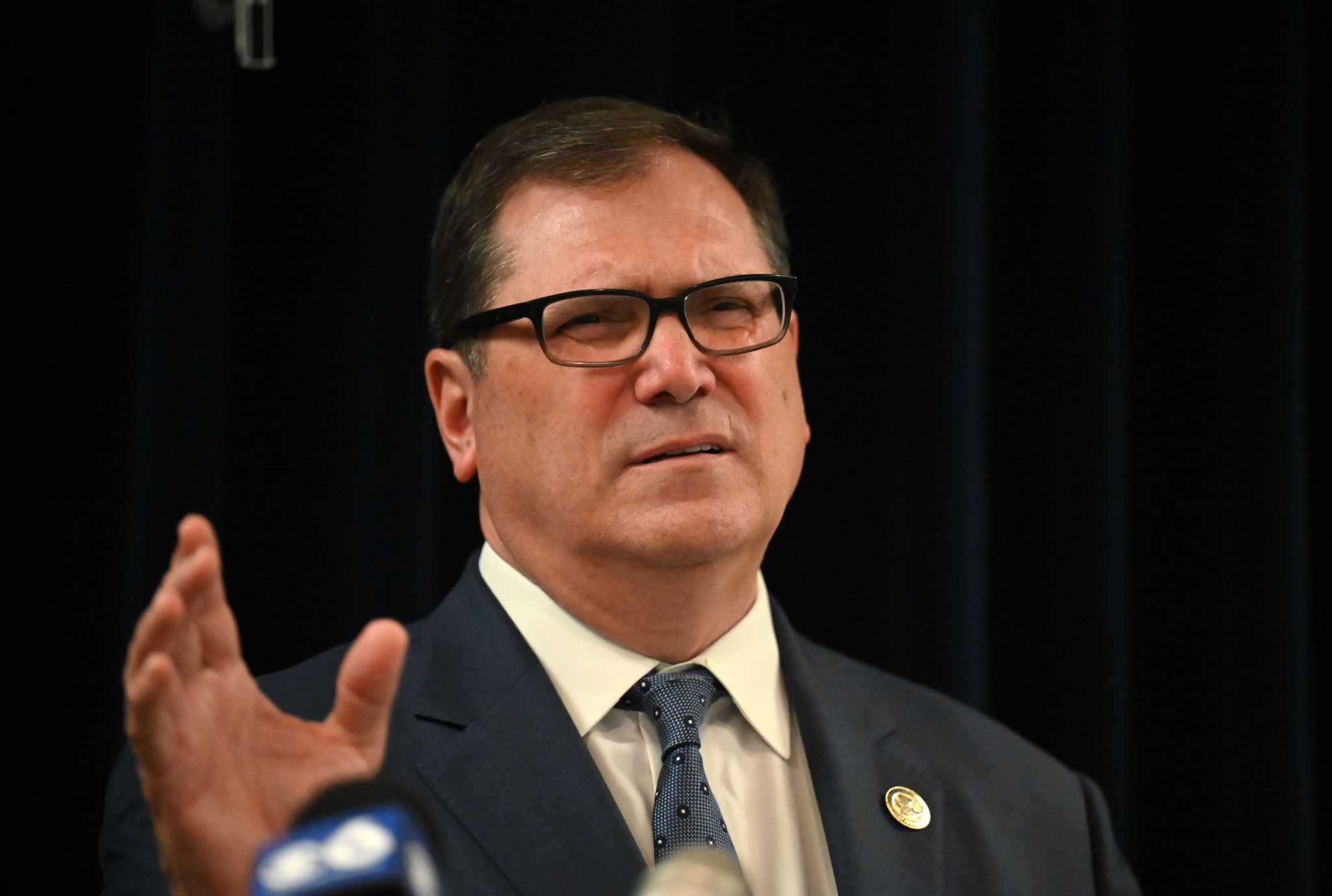 In Albany, a year of U.S. attorney vs. NY attorney general