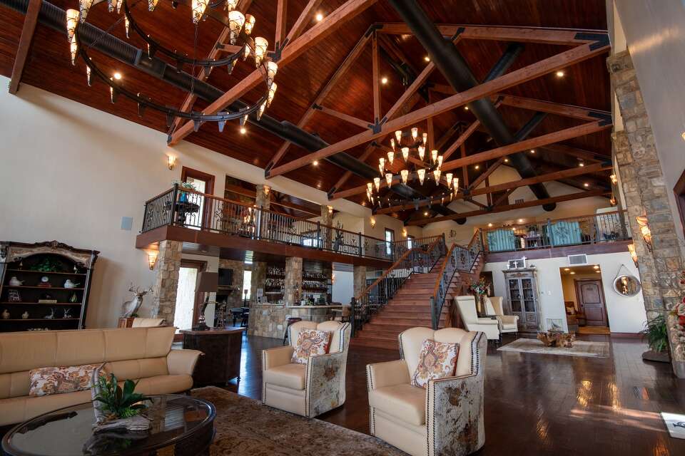 JL Bar Ranch lists luxury 4,600-acre ranch for sale in Texas