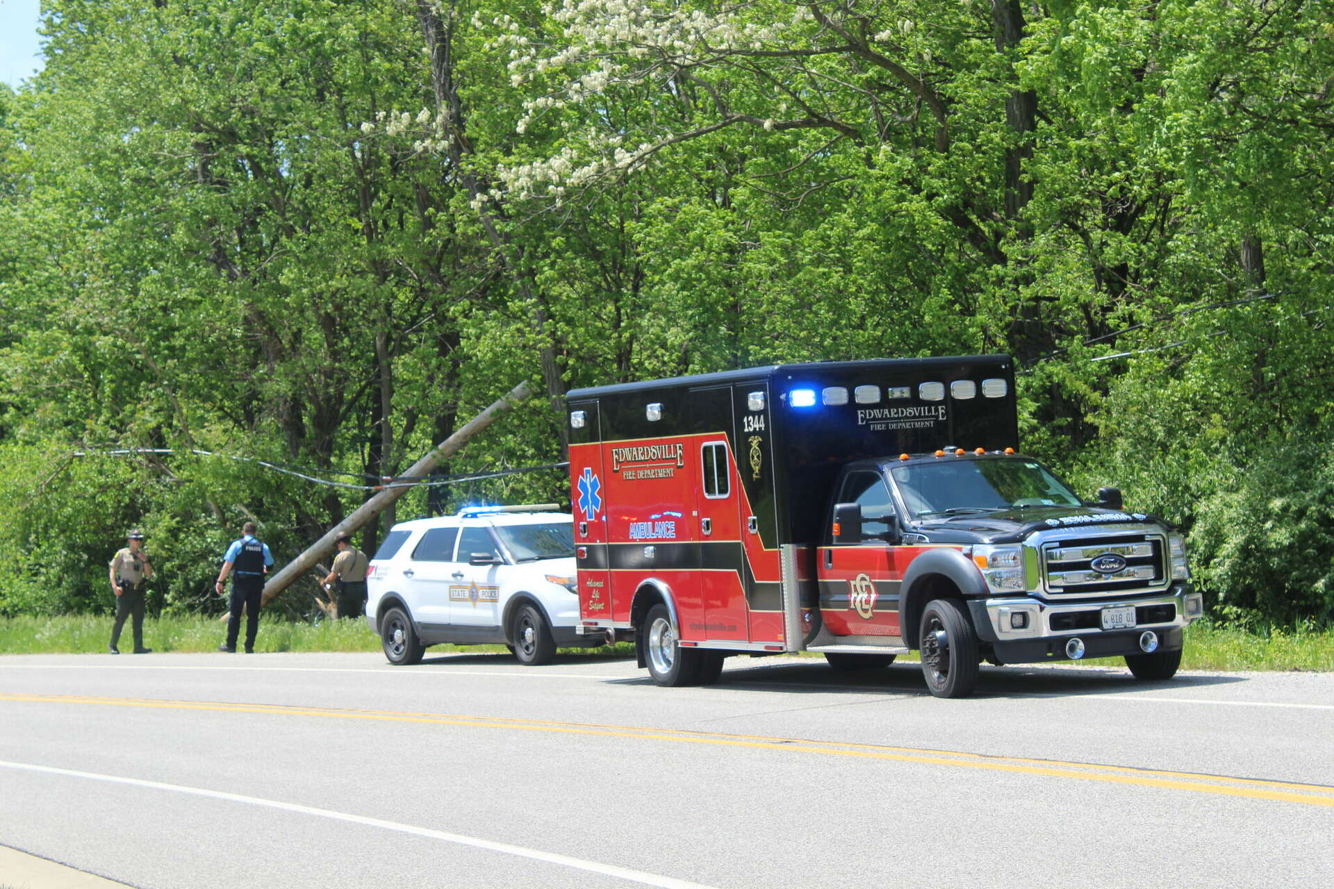 Woman airlifted to hospital after crash near Edwardsville IL