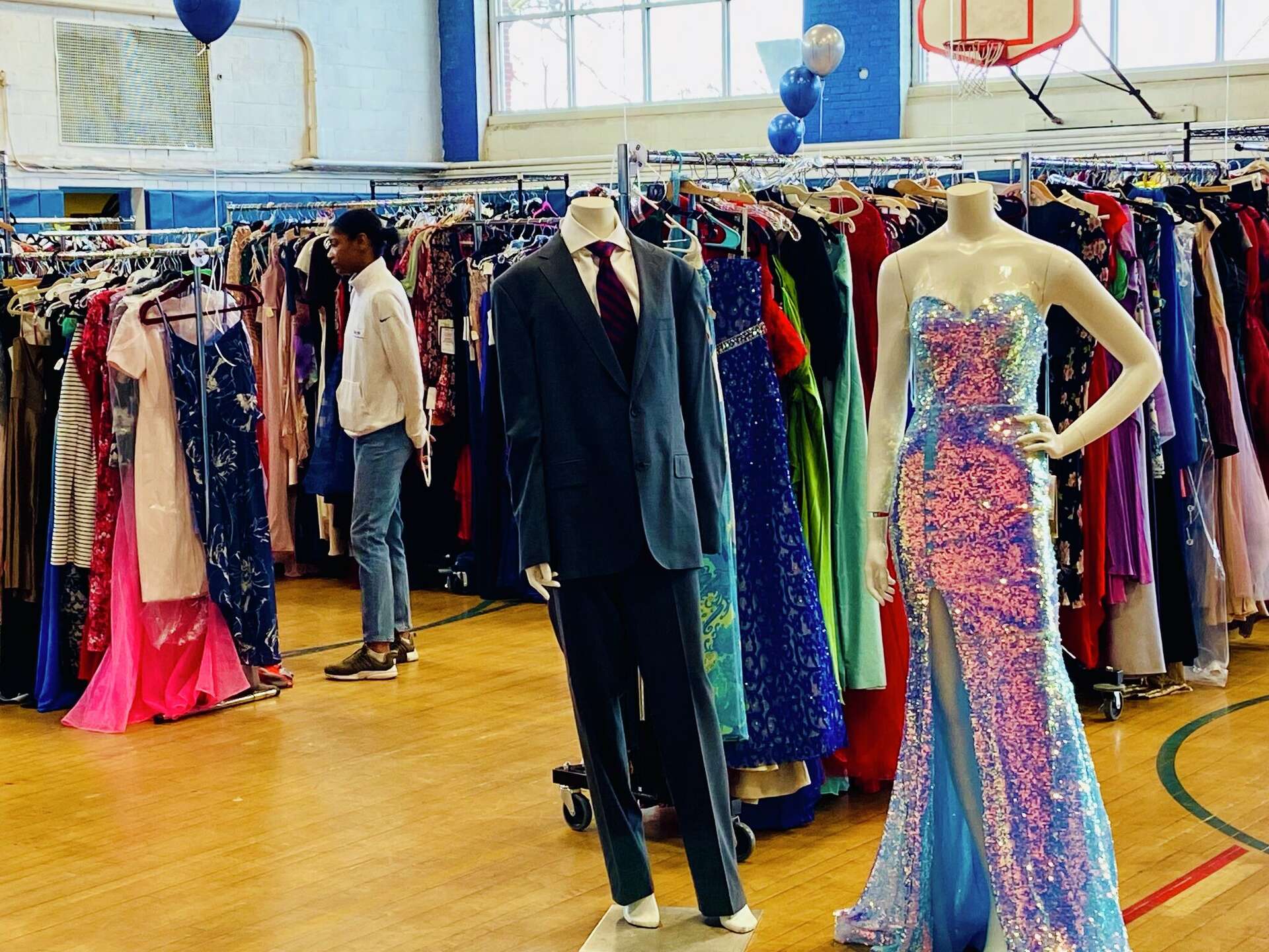 Stamford organization hosts free boutique, prom dress giveaway