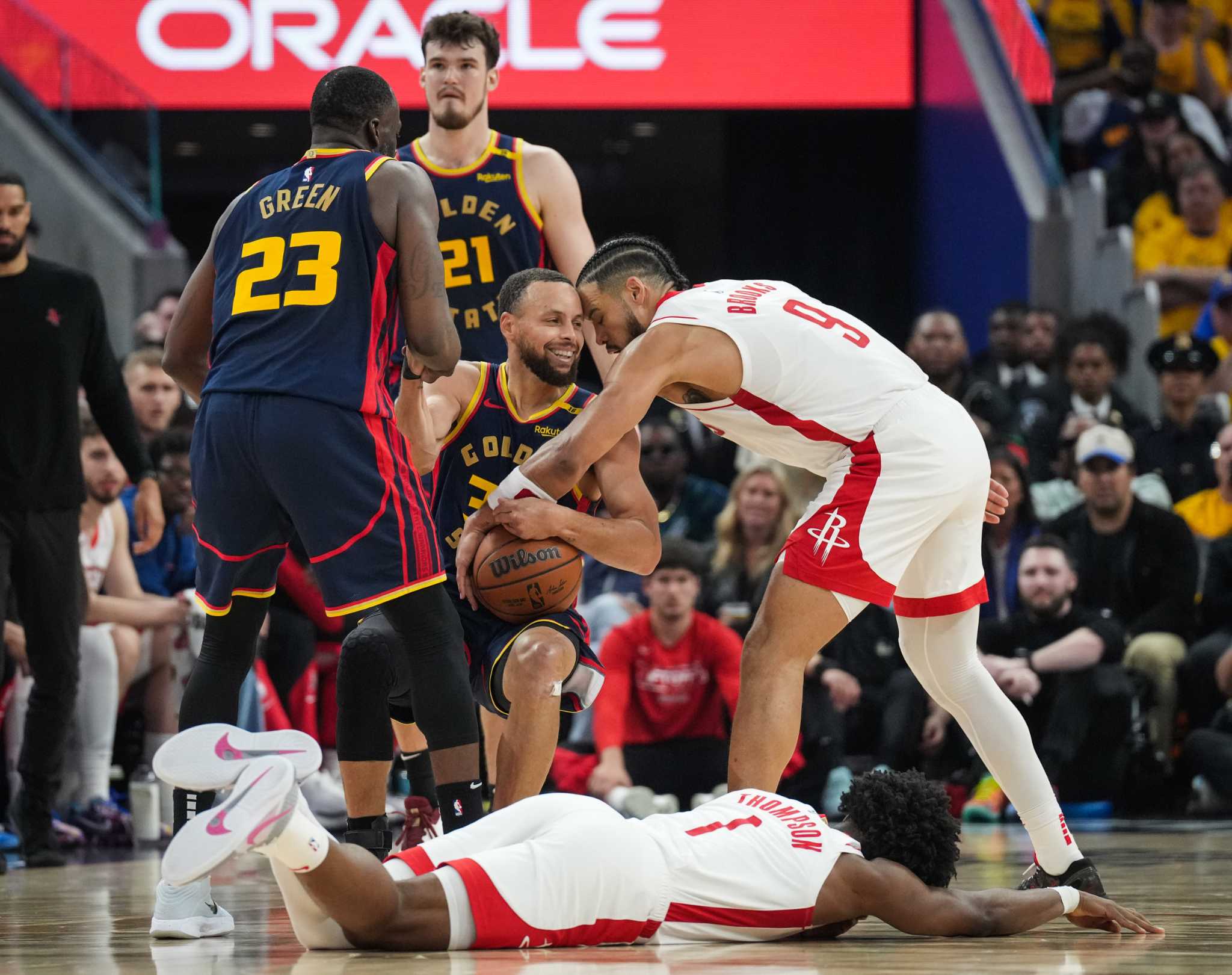 Rockets, Warriors get into shoving match in Game 4 of series