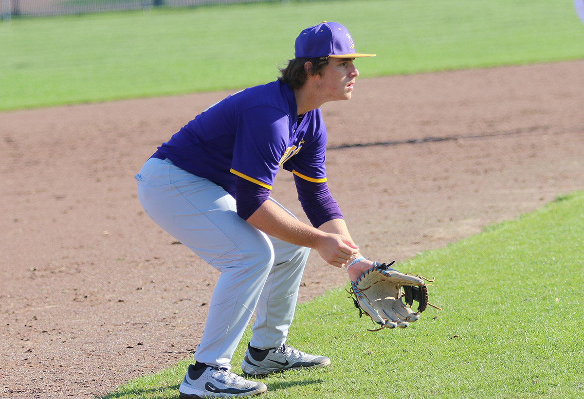 MONDAY BASEBALL: Salem shuts out Roxana; CM, Jersey fall in MVC play