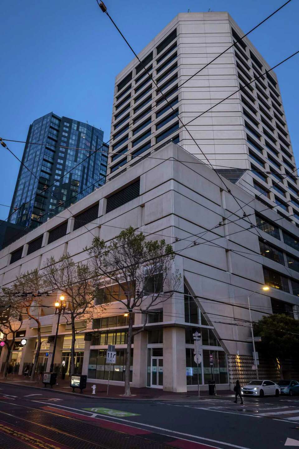 S.F. is planning to buy a building to consolidate its city workforce