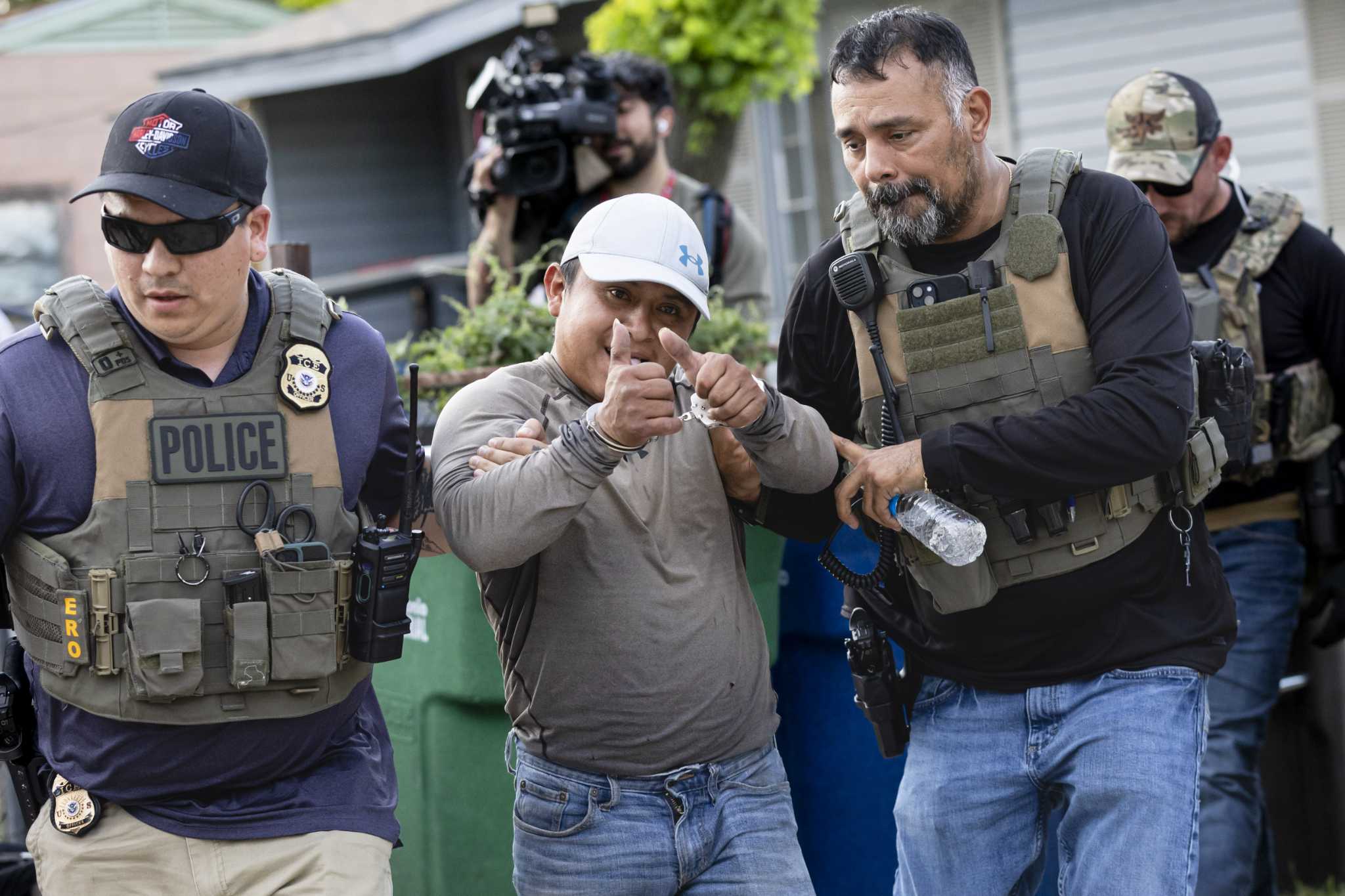 Man who evaded ICE by sitting in a tree for hours surrenders