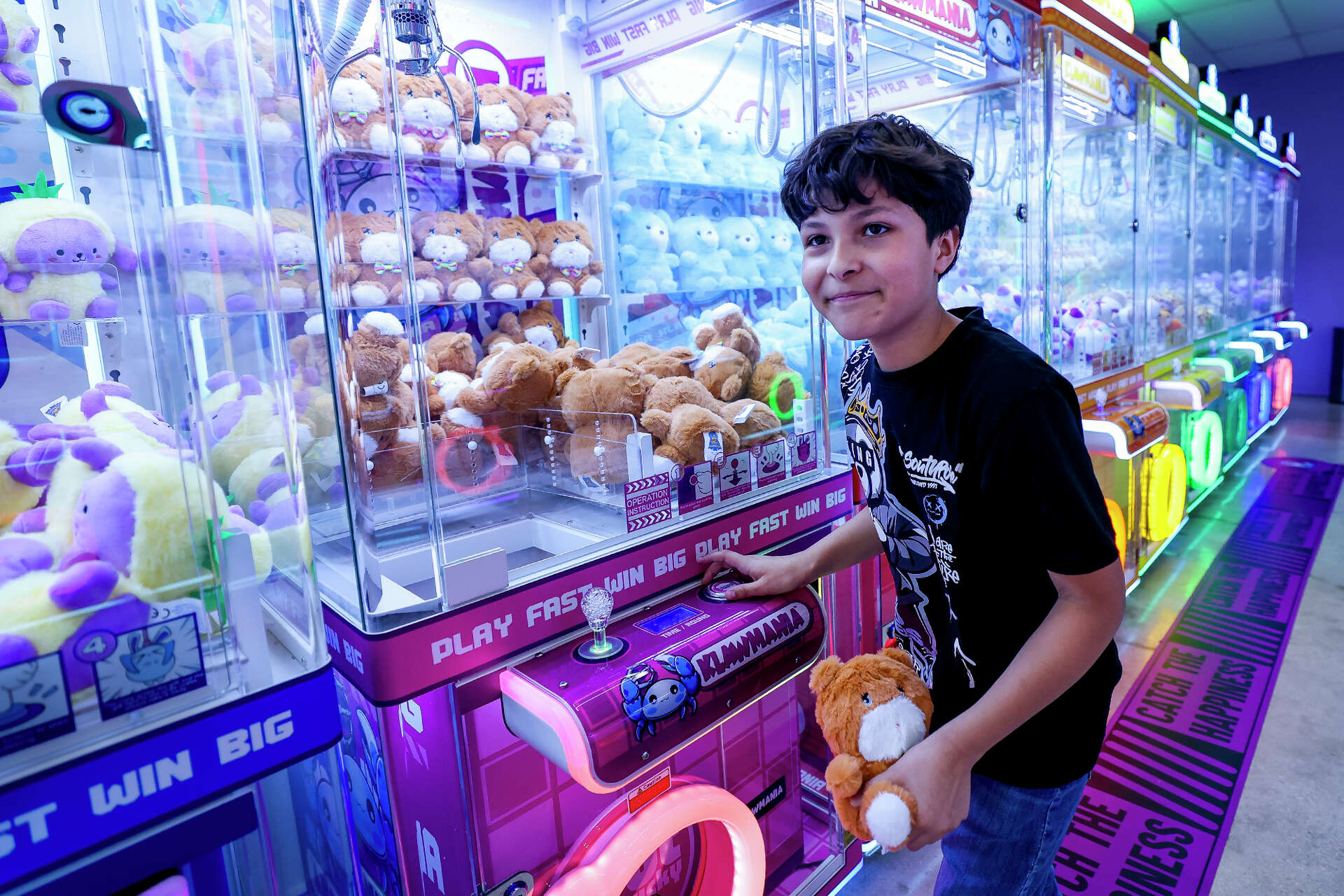 San Antonio claw machine arcades offer big plush prizes
