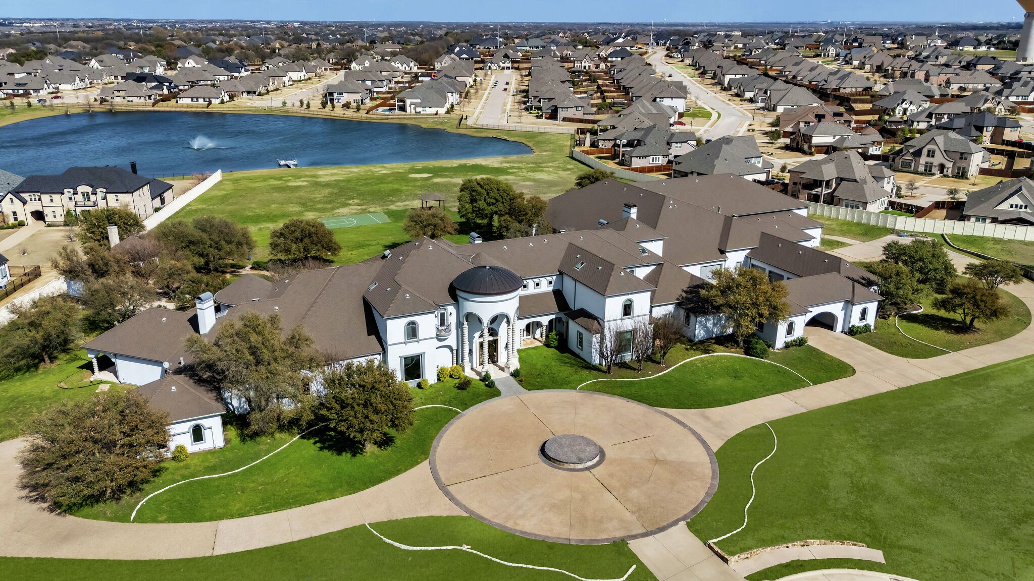 Former 'Primetime' Texas home owned by Deion Sanders lists for $5.5M