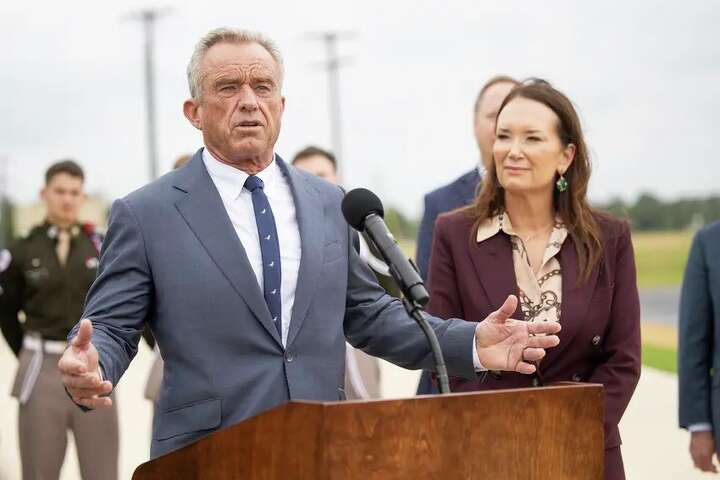 Fact check: RFK Jr. says lowering a $600 drug to $10 is a 600% drop