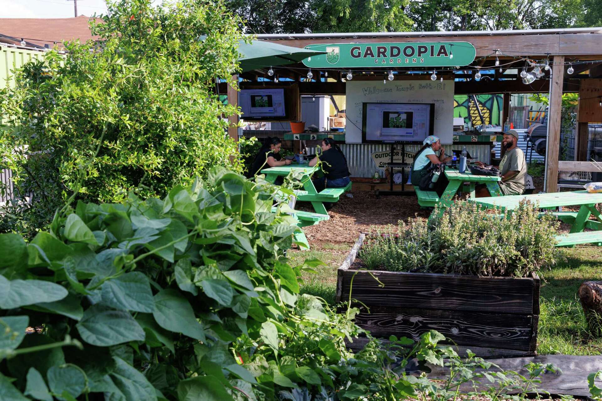 San Antonio farm wants to add housing, short-term rentals