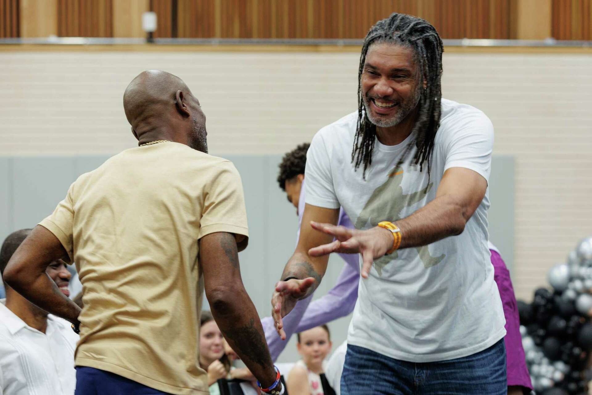 Stephon Castle 'humbled' to join Spurs' rookie Mount Rushmore