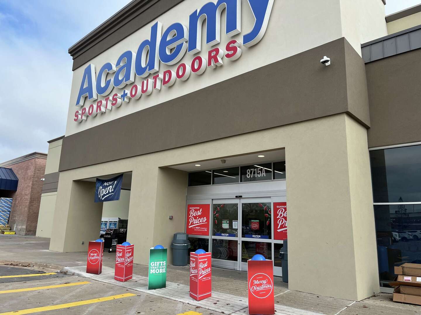 Academy Sports + Outdoors opens 24 stores across 16 states in 2025