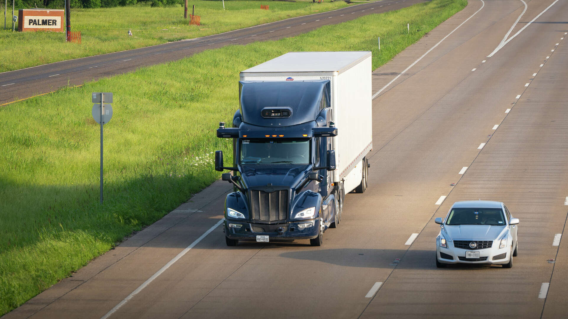 Aurora self-driving trucks without driver launched in Texas
