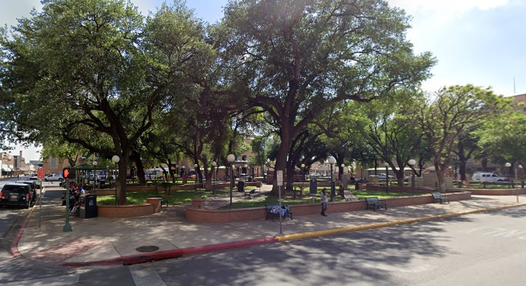 Woman shot in downtown plaza in Laredo