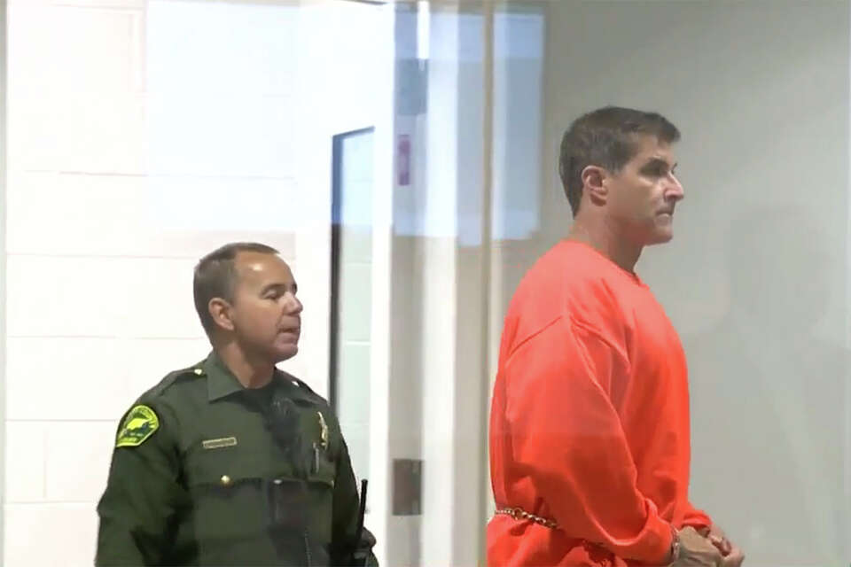 Wife testifies to open marriage in ex-MLB player's Calif. murder trial