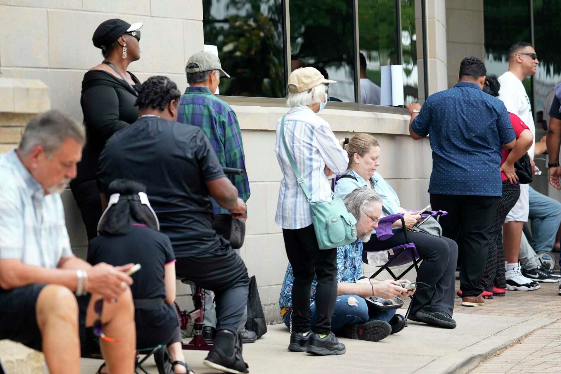 Perry's Steakhouse patrons line up early for 79-cent pork chop Friday