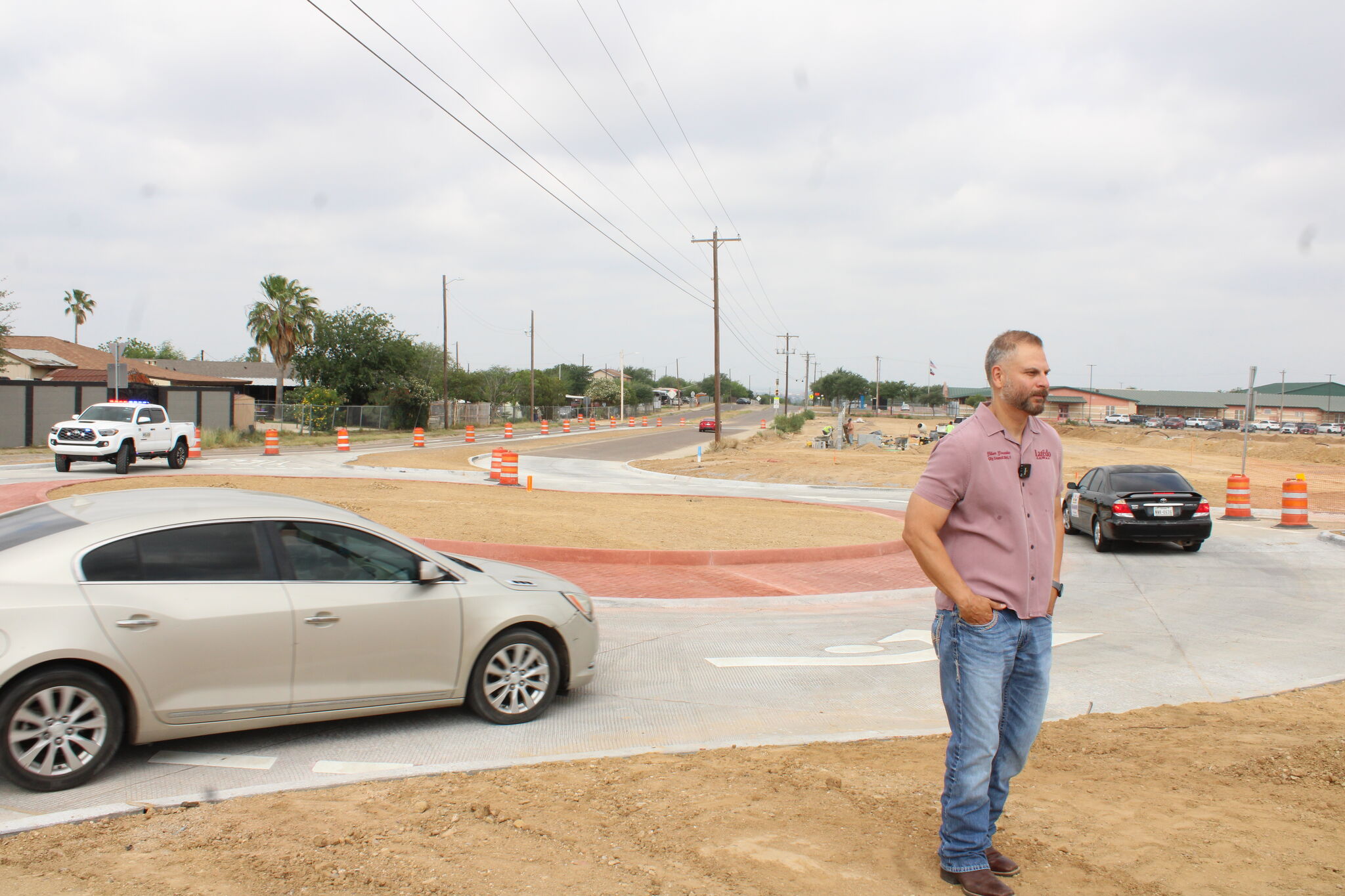South Laredo roundabout opens to ease traffic, improve safety