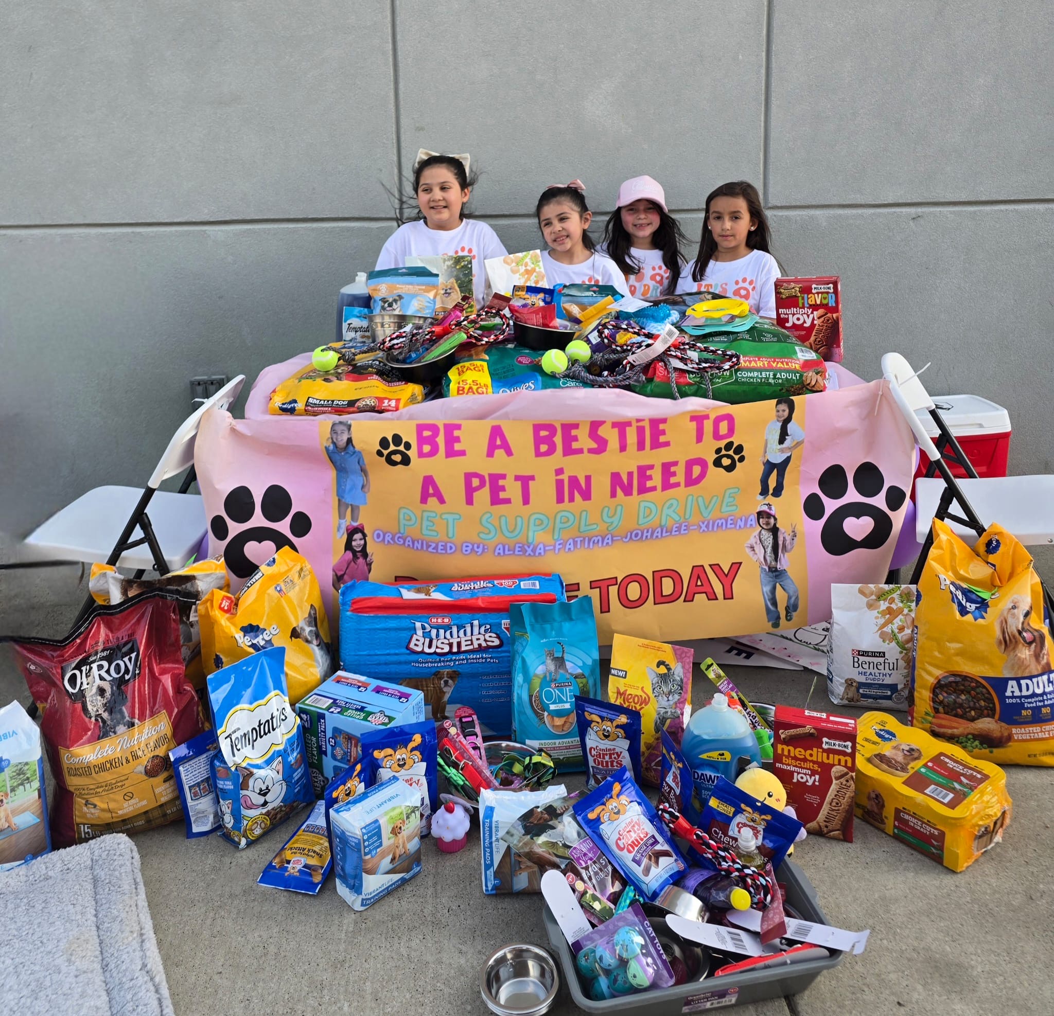 San Isidro students organize pet supply drive for Laredo shelters