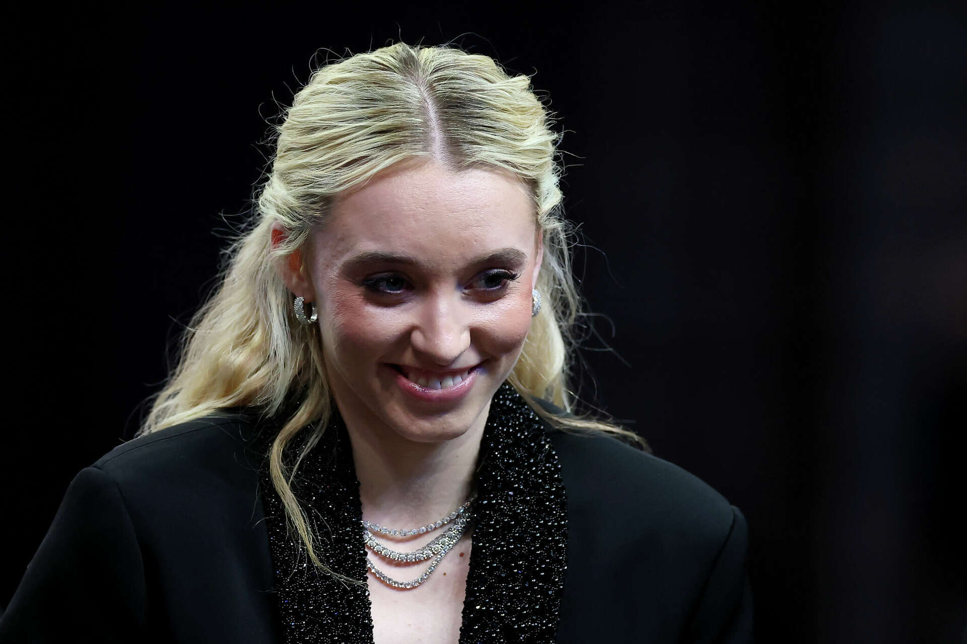 Paige Bueckers honors UConn ahead of first WNBA game