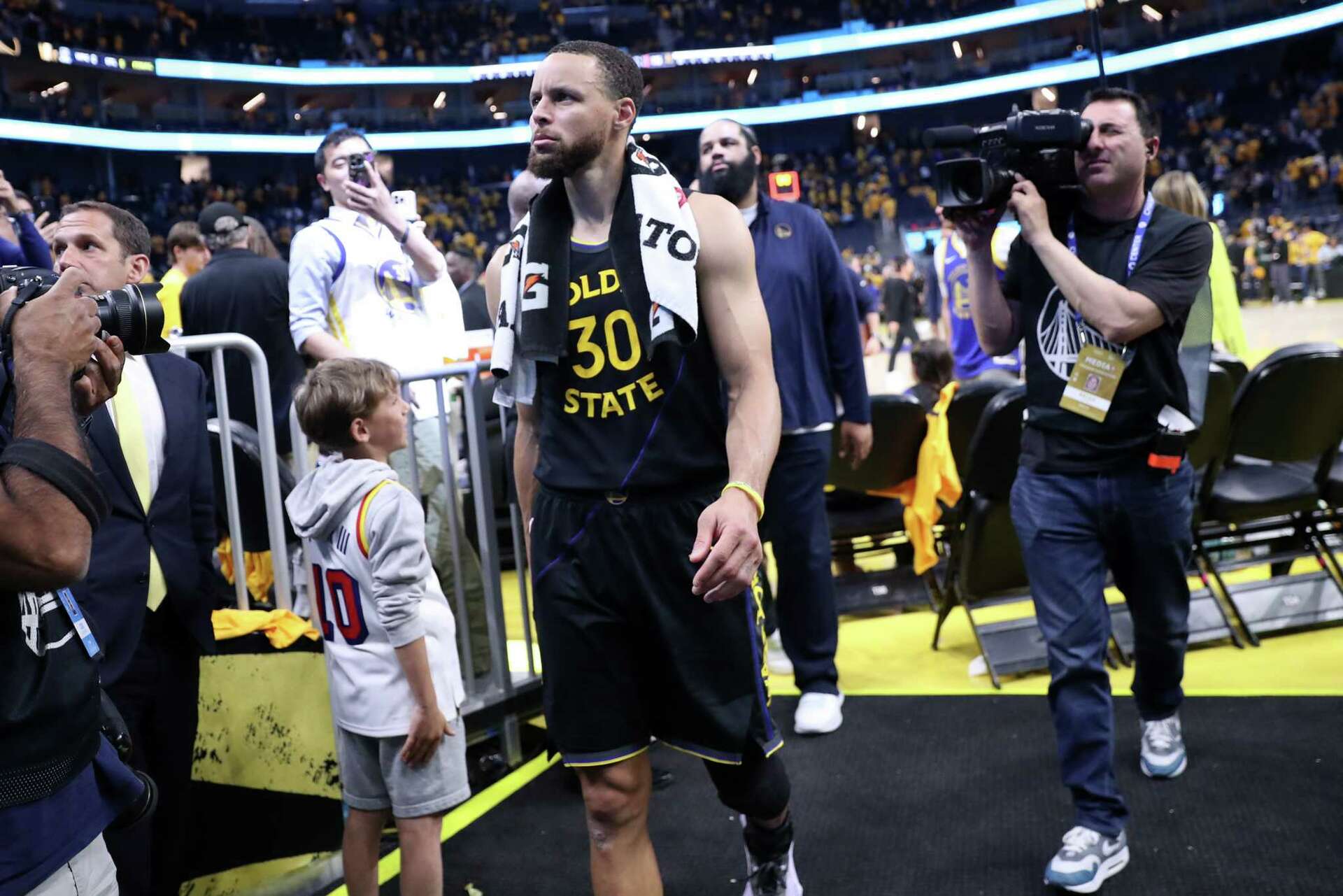 Warriors can't solve Rockets’ defense in Game 6, squander series lead