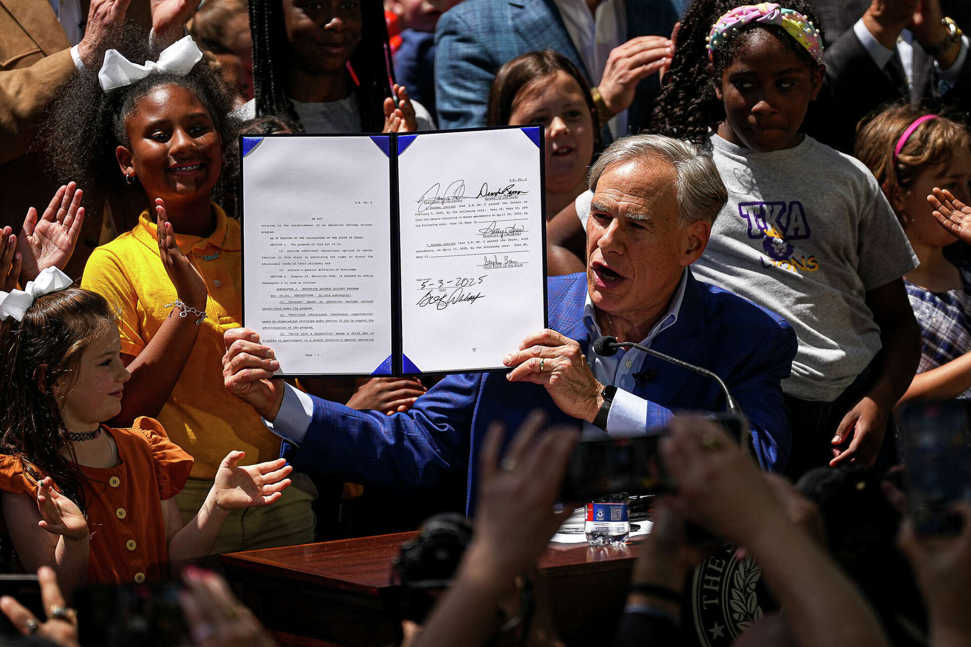 Greg Abbott signs $1B private school vouchers bill into law