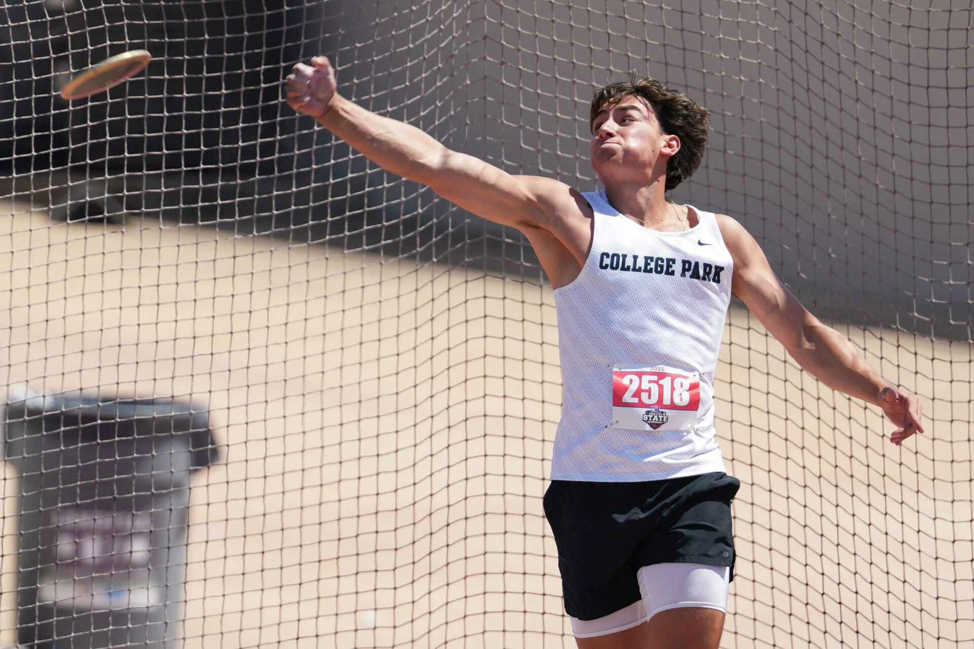 Lamar boys, Shadow Creek girls win Class 6A state track titles