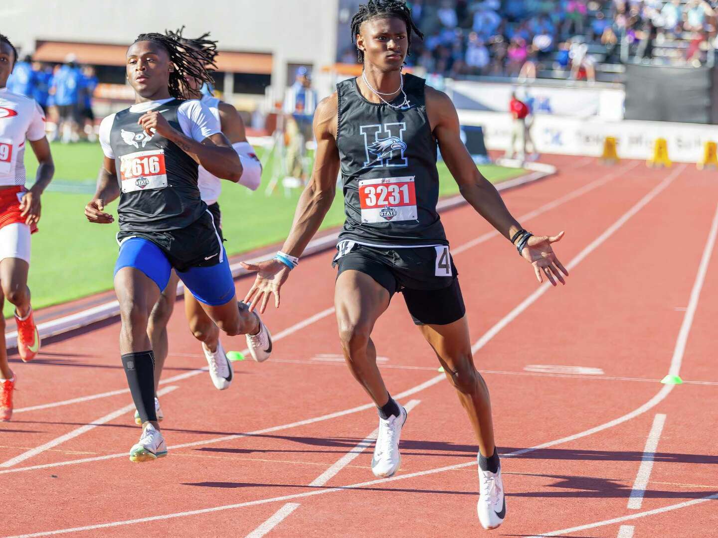 Harlan's Tate Taylor sets national track record at the UIL state meet